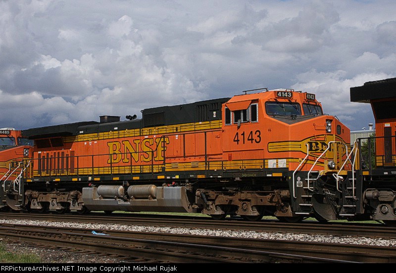 BNSF 4143